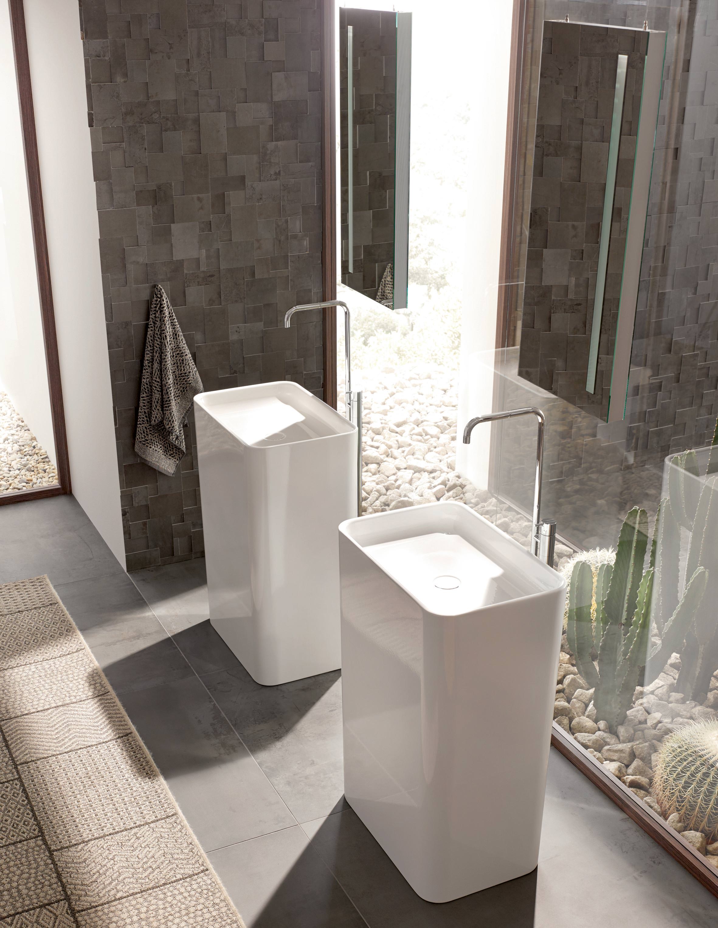 Skulptural: Neuer, freistehender Waschtisch BetteArt Monolith